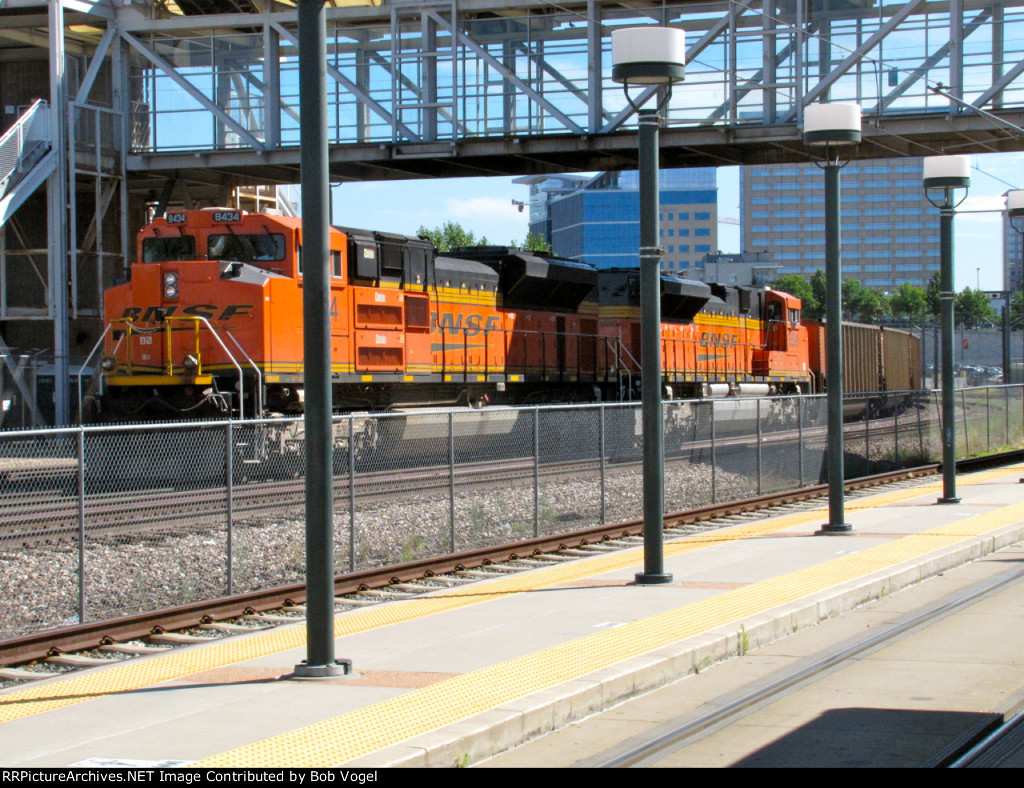 BNSF 8434 and 8590